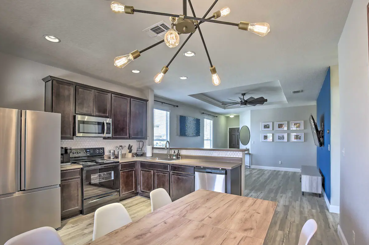 Shop Your Stay Twin Oaks